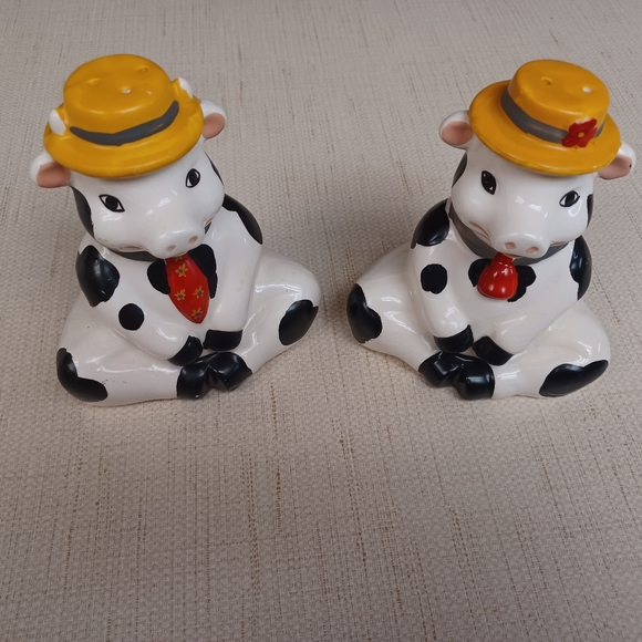 Kitchen | Cow Vintage Large Cow Farmhouse Cottagecore Salt And Pepper ...